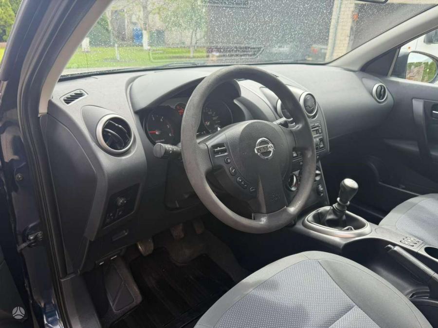 Blue Nissan Qashqai 2009 in Siauliai, with an engine capacity of 1.46 L and mileage of 252 thousand km for 3950 €, photo 19 on AUTOMOTO.COM.LV