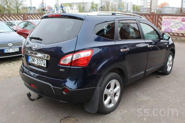Zils Nissan Qashqai 2010 Liepāja, ar dzinēja tilpumu 2.00 L un nobraukumu 254 tūkst. km par 4450 €, foto 4 vietnē AUTOMOTO.COM.LV