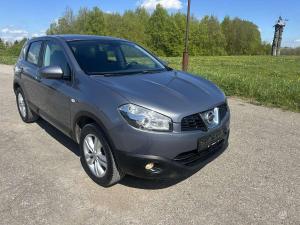Blue Nissan Qashqai 2010 in Siauliai, with an engine capacity of 1.50 L and mileage of 280 thousand km for 4400 €, photo 4 on AUTOMOTO.COM.LV