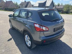 Blue Nissan Qashqai 2010 in Siauliai, with an engine capacity of 1.50 L and mileage of 280 thousand km for 4400 €, photo 8 on AUTOMOTO.COM.LV