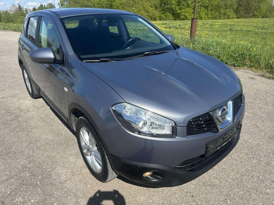 Blue Nissan Qashqai 2010 in Siauliai, with an engine capacity of 1.50 L and mileage of 280 thousand km for 4400 €, photo 10 on AUTOMOTO.COM.LV