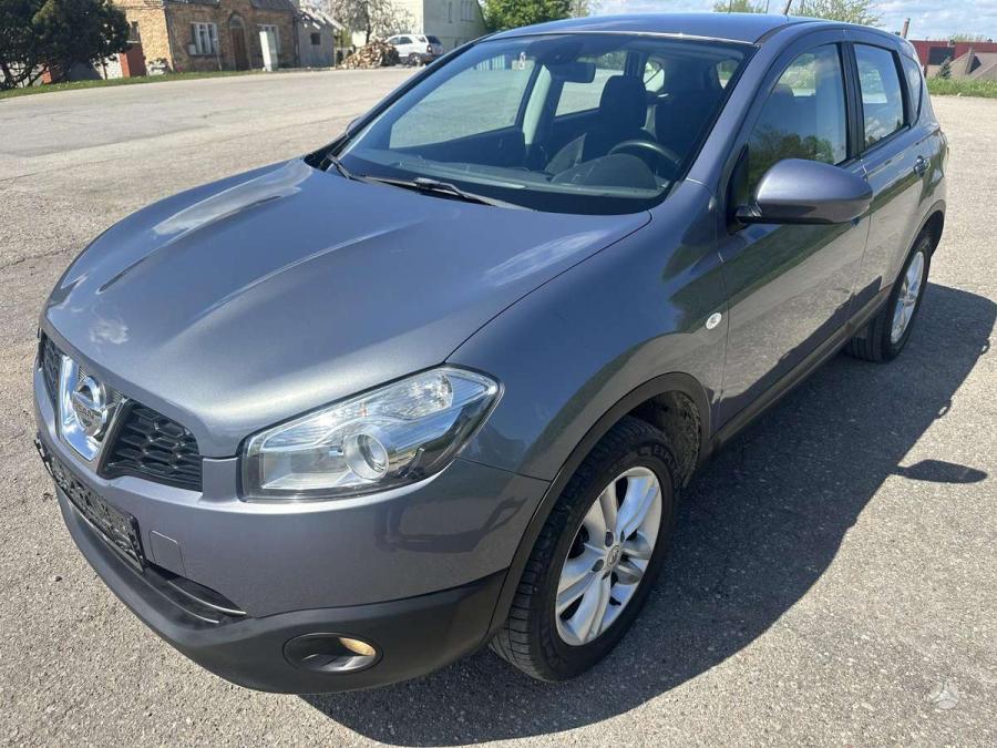Blue Nissan Qashqai 2010 in Siauliai, with an engine capacity of 1.50 L and mileage of 280 thousand km for 4400 €, photo 11 on AUTOMOTO.COM.LV