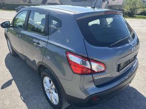 Blue Nissan Qashqai 2010 in Siauliai, with an engine capacity of 1.50 L and mileage of 280 thousand km for 4400 €, photo 12 on AUTOMOTO.COM.LV