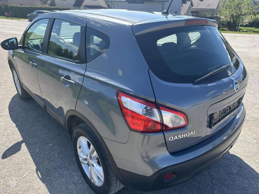Blue Nissan Qashqai 2010 in Siauliai, with an engine capacity of 1.50 L and mileage of 280 thousand km for 4400 €, photo 12 on AUTOMOTO.COM.LV