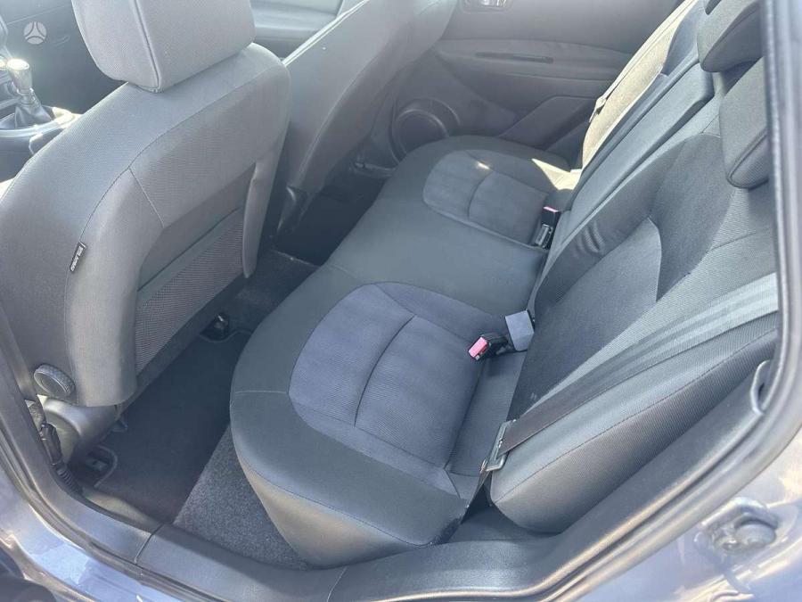 Blue Nissan Qashqai 2010 in Siauliai, with an engine capacity of 1.50 L and mileage of 280 thousand km for 4400 €, photo 15 on AUTOMOTO.COM.LV