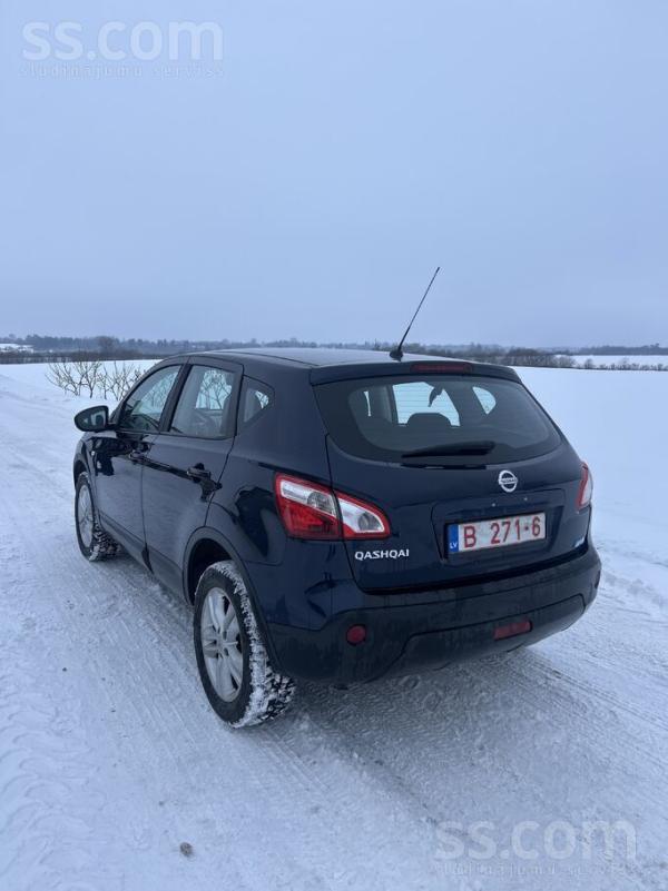 Blue Nissan Qashqai 2011 in Daugavpils, with an engine capacity of 1.50 L and mileage of 209 thousand km for 5150 €, photo 3 on AUTOMOTO.COM.LV