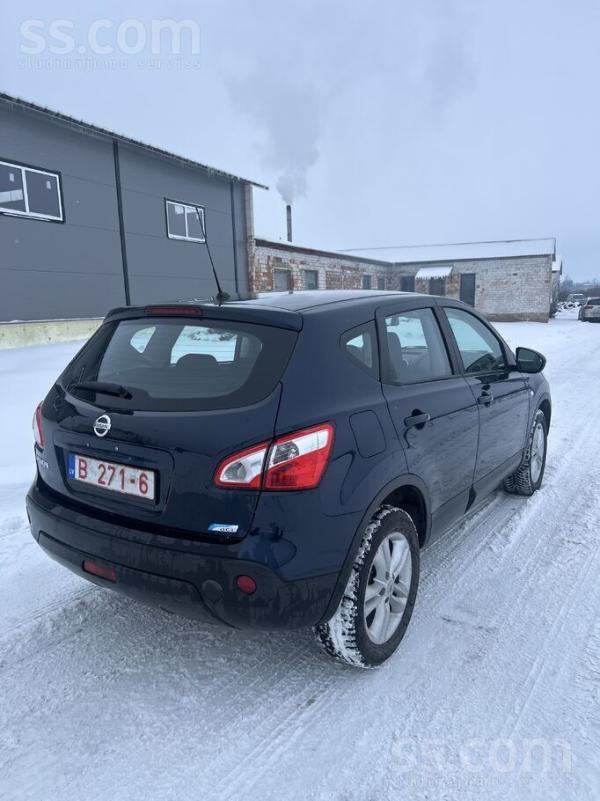 Blue Nissan Qashqai 2011 in Daugavpils, with an engine capacity of 1.50 L and mileage of 209 thousand km for 5150 €, photo 5 on AUTOMOTO.COM.LV