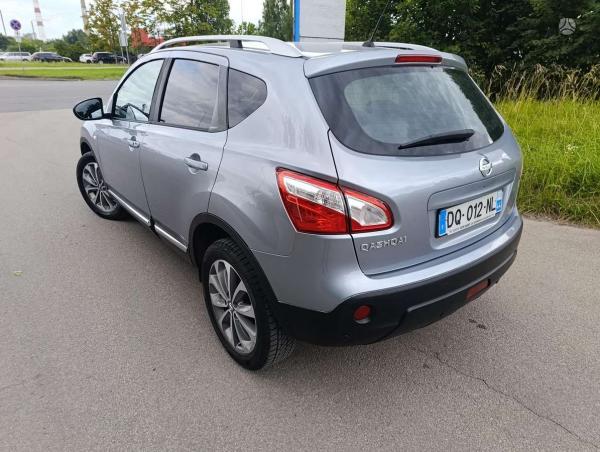 Blue Nissan Qashqai 2013 in Panevezys, with an engine capacity of 1.46 L and mileage of 186 thousand km for 5750 €, photo 2 on AUTOMOTO.COM.LV