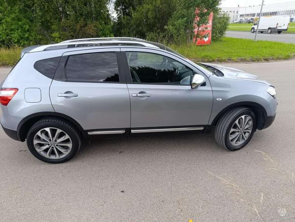 Blue Nissan Qashqai 2013 in Panevezys, with an engine capacity of 1.46 L and mileage of 186 thousand km for 5750 €, photo 5 on AUTOMOTO.COM.LV