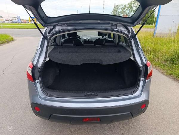 Blue Nissan Qashqai 2013 in Panevezys, with an engine capacity of 1.46 L and mileage of 186 thousand km for 5750 €, photo 10 on AUTOMOTO.COM.LV