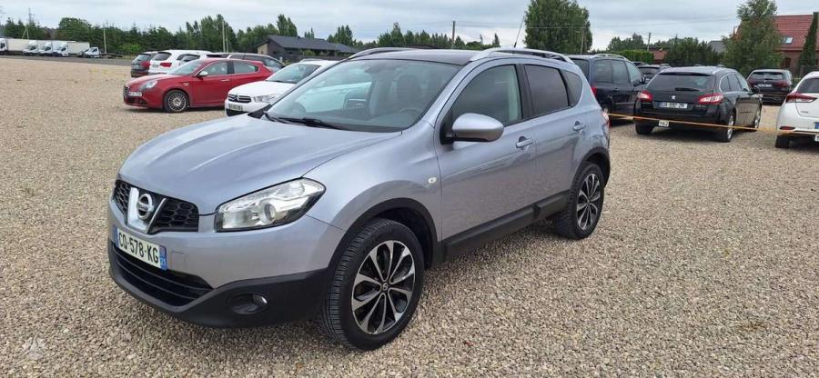 Blue Nissan Qashqai 2013 in Taurage, with an engine capacity of 1.46 L and mileage of 224 thousand km for 4900 €, photo 4 on AUTOMOTO.COM.LV