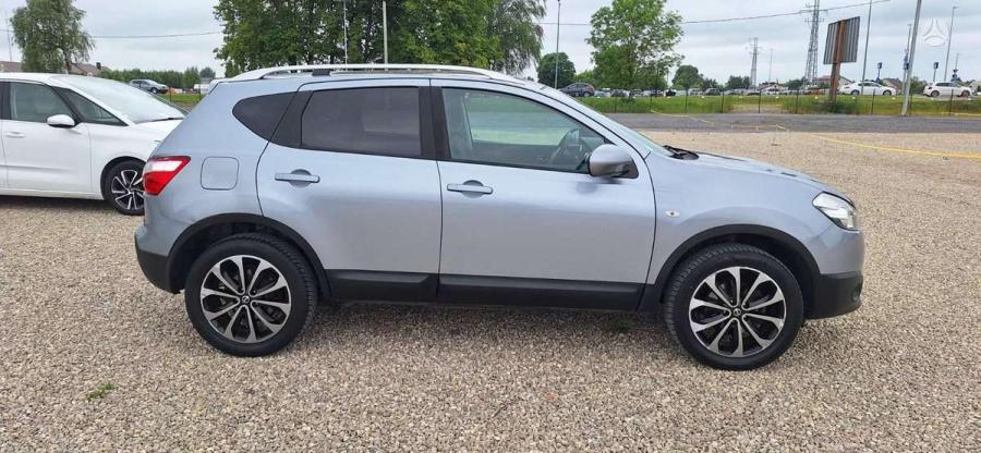 Blue Nissan Qashqai 2013 in Taurage, with an engine capacity of 1.46 L and mileage of 224 thousand km for 4900 €, photo 7 on AUTOMOTO.COM.LV