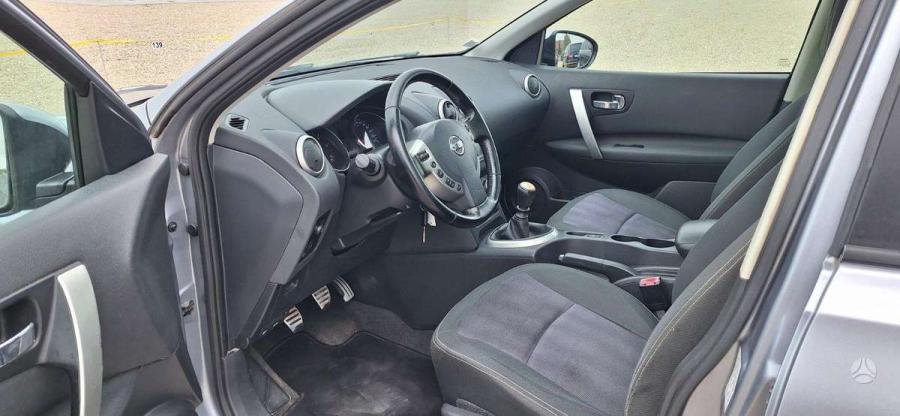 Blue Nissan Qashqai 2013 in Taurage, with an engine capacity of 1.46 L and mileage of 224 thousand km for 4900 €, photo 10 on AUTOMOTO.COM.LV