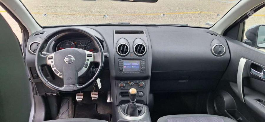 Blue Nissan Qashqai 2013 in Taurage, with an engine capacity of 1.46 L and mileage of 224 thousand km for 4900 €, photo 11 on AUTOMOTO.COM.LV