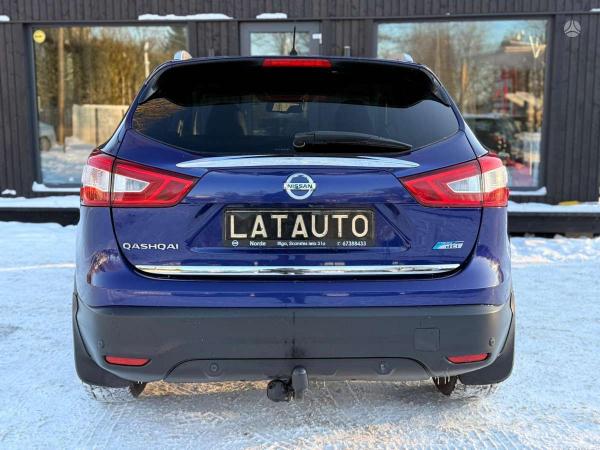 Blue Nissan Qashqai 2014 in Riga, with an engine capacity of 1.60 L and mileage of 150 thousand km for 8500 €, photo 5 on AUTOMOTO.COM.LV
