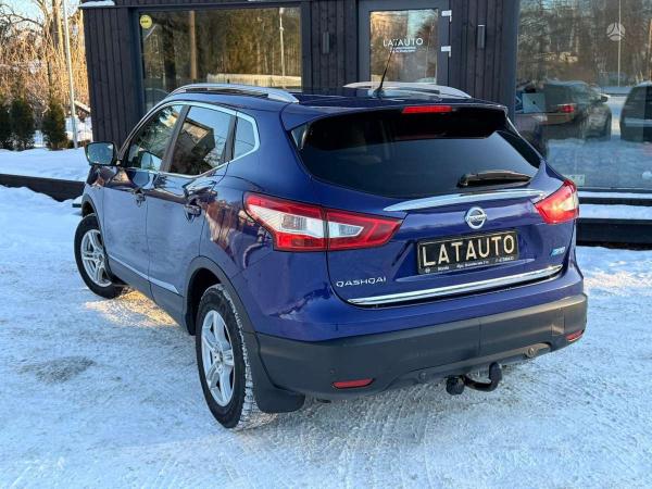 Blue Nissan Qashqai 2014 in Riga, with an engine capacity of 1.60 L and mileage of 150 thousand km for 8500 €, photo 6 on AUTOMOTO.COM.LV