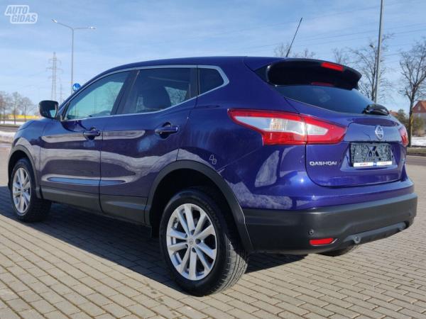 Blue Nissan Qashqai 2014 in Siauliai, with an engine capacity of 1.60 L and mileage of 239 thousand km for 8500 €, photo 5 on AUTOMOTO.COM.LV