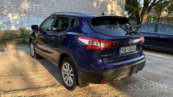 Blue Nissan Qashqai 2015 in Riga, with an engine capacity of 1.20 L and mileage of 185 thousand km for 7500 €, photo 4 on AUTOMOTO.COM.LV