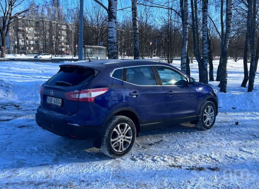 Blue Nissan Qashqai 2015 in Riga, with an engine capacity of 1.20 L and mileage of 186 thousand km for 7390 €, photo 3 on AUTOMOTO.COM.LV