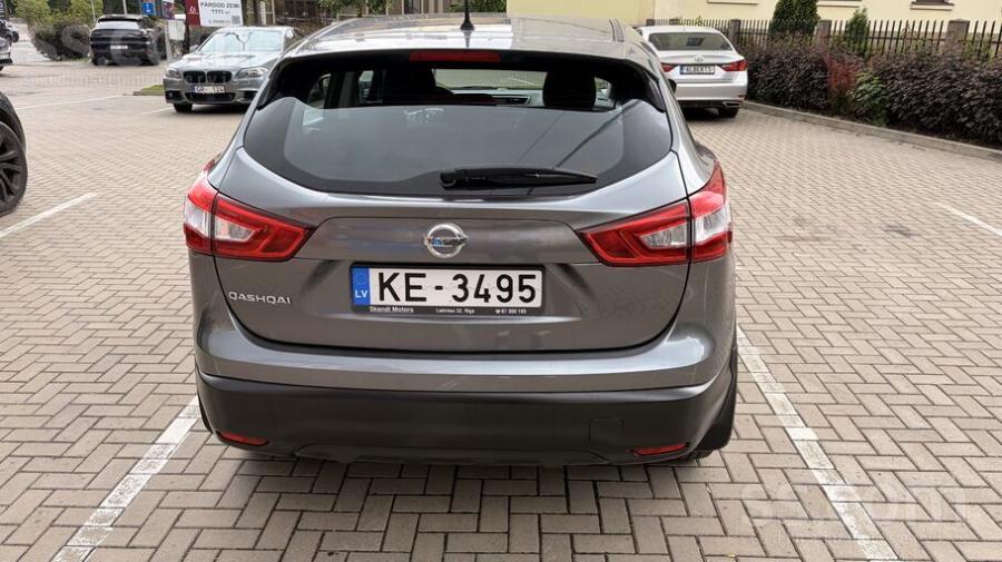 Blue Nissan Qashqai 2015 in Riga, with an engine capacity of 1.20 L and mileage of 69 thousand km for 5500 €, photo 5 on AUTOMOTO.COM.LV