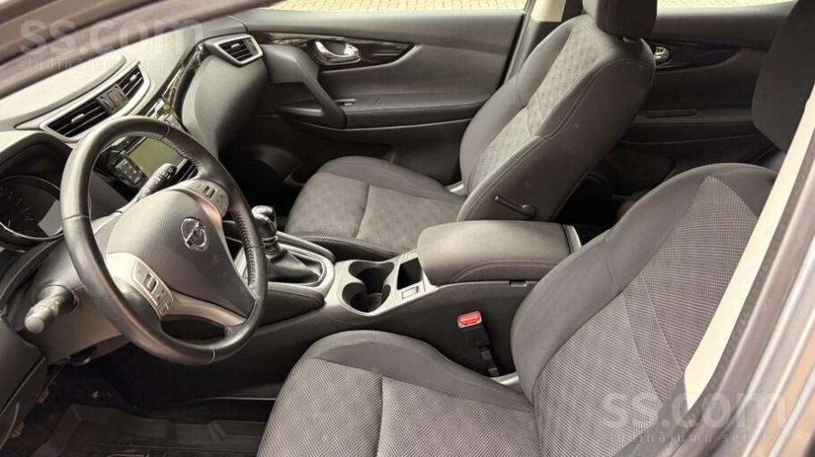Blue Nissan Qashqai 2015 in Riga, with an engine capacity of 1.20 L and mileage of 69 thousand km for 5500 €, photo 7 on AUTOMOTO.COM.LV