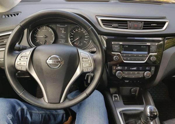 Blue Nissan Qashqai 2015 in Siauliai, with an engine capacity of 1.46 L and mileage of 188 thousand km for 6950 €, photo 11 on AUTOMOTO.COM.LV