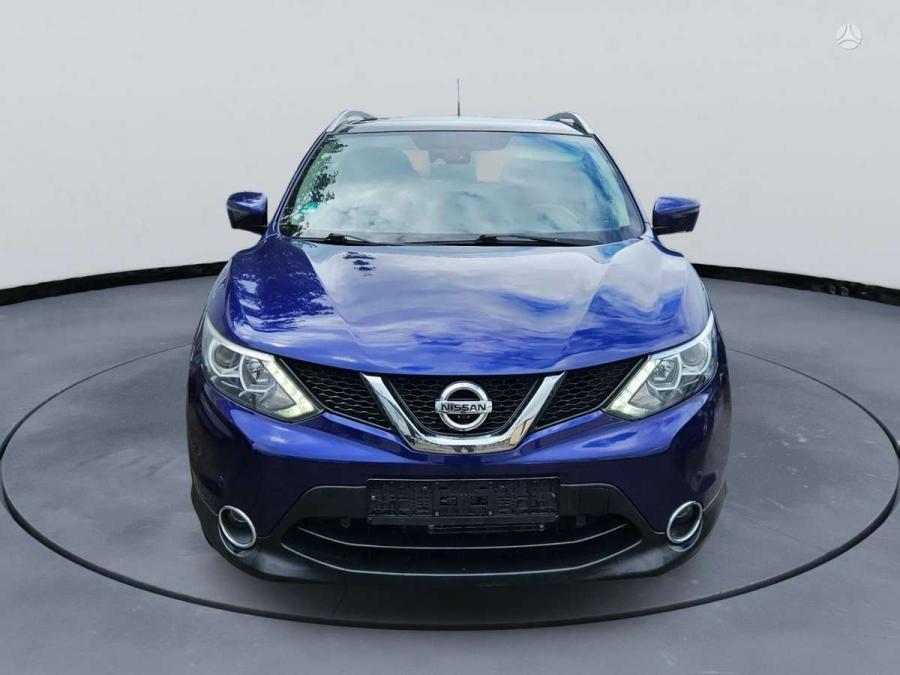 Blue Nissan Qashqai 2017 in Marijampole, with an engine capacity of 1.60 L and mileage of 189 thousand km for 8900 €, photo 3 on AUTOMOTO.COM.LV