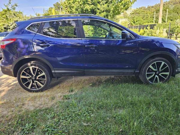 Blue Nissan Qashqai 2017 in Taurage, with an engine capacity of 1.20 L and mileage of 113 thousand km for 8700 €, photo 6 on AUTOMOTO.COM.LV