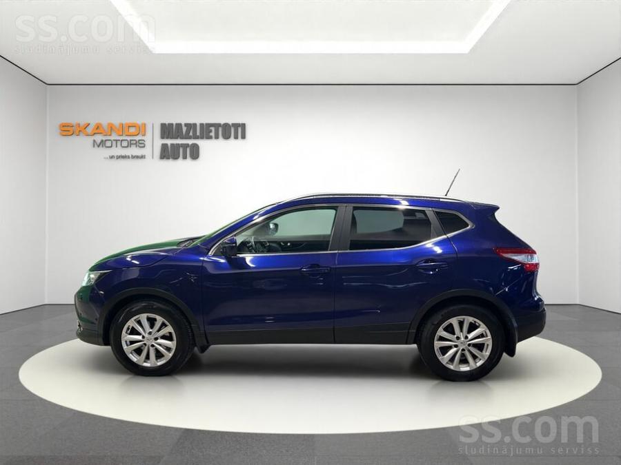 Blue Nissan Qashqai 2017 in Riga, with an engine capacity of 1.20 L and mileage of 155 thousand km for 8990 €, photo 4 on AUTOMOTO.COM.LV