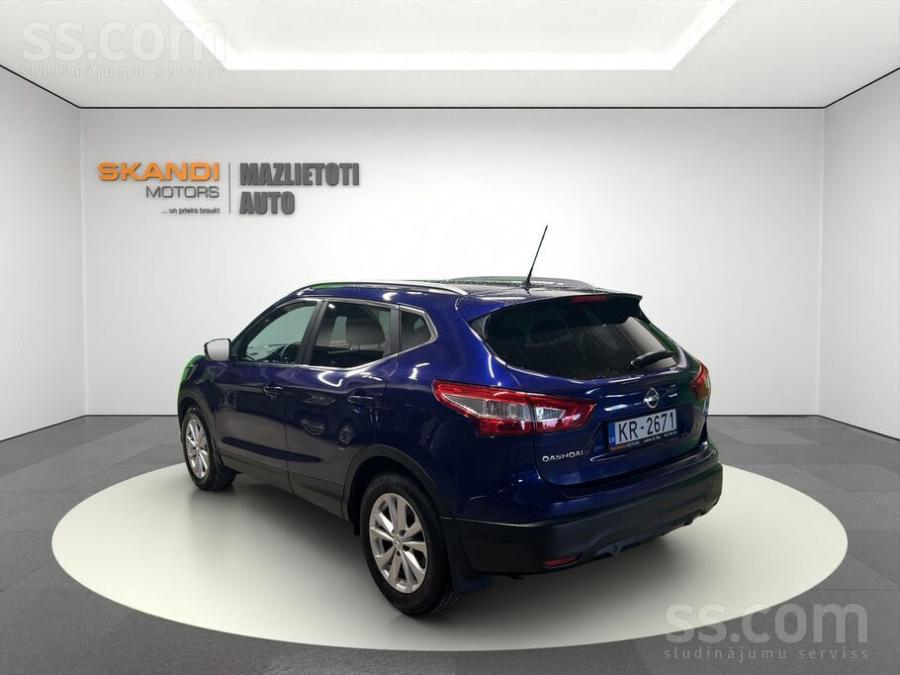 Blue Nissan Qashqai 2017 in Riga, with an engine capacity of 1.20 L and mileage of 155 thousand km for 8990 €, photo 5 on AUTOMOTO.COM.LV