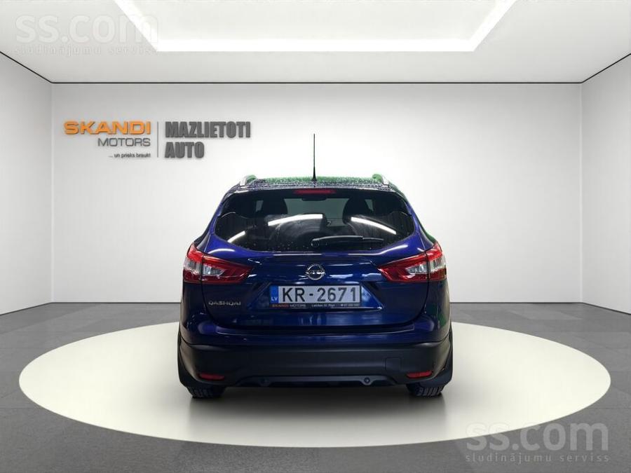 Blue Nissan Qashqai 2017 in Riga, with an engine capacity of 1.20 L and mileage of 155 thousand km for 8990 €, photo 6 on AUTOMOTO.COM.LV