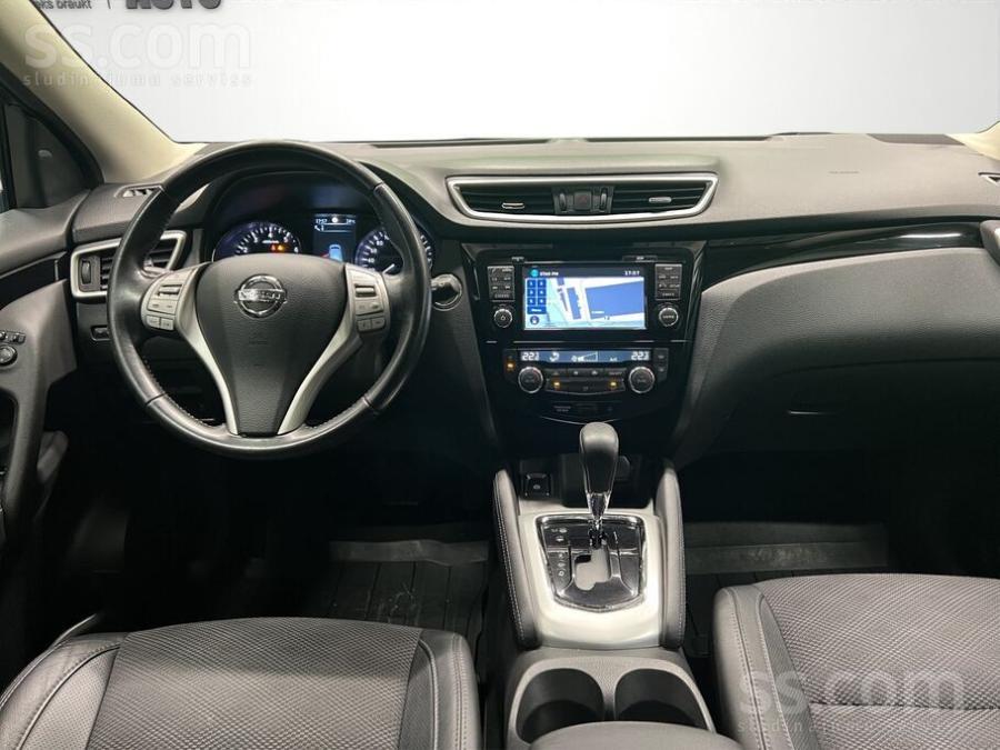 Blue Nissan Qashqai 2017 in Riga, with an engine capacity of 1.20 L and mileage of 155 thousand km for 8990 €, photo 15 on AUTOMOTO.COM.LV