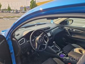 Blue Nissan Qashqai 2018 in Riga, with an engine capacity of 1.40 L and mileage of 170 thousand km for 12900 €, photo 6 on AUTOMOTO.COM.LV