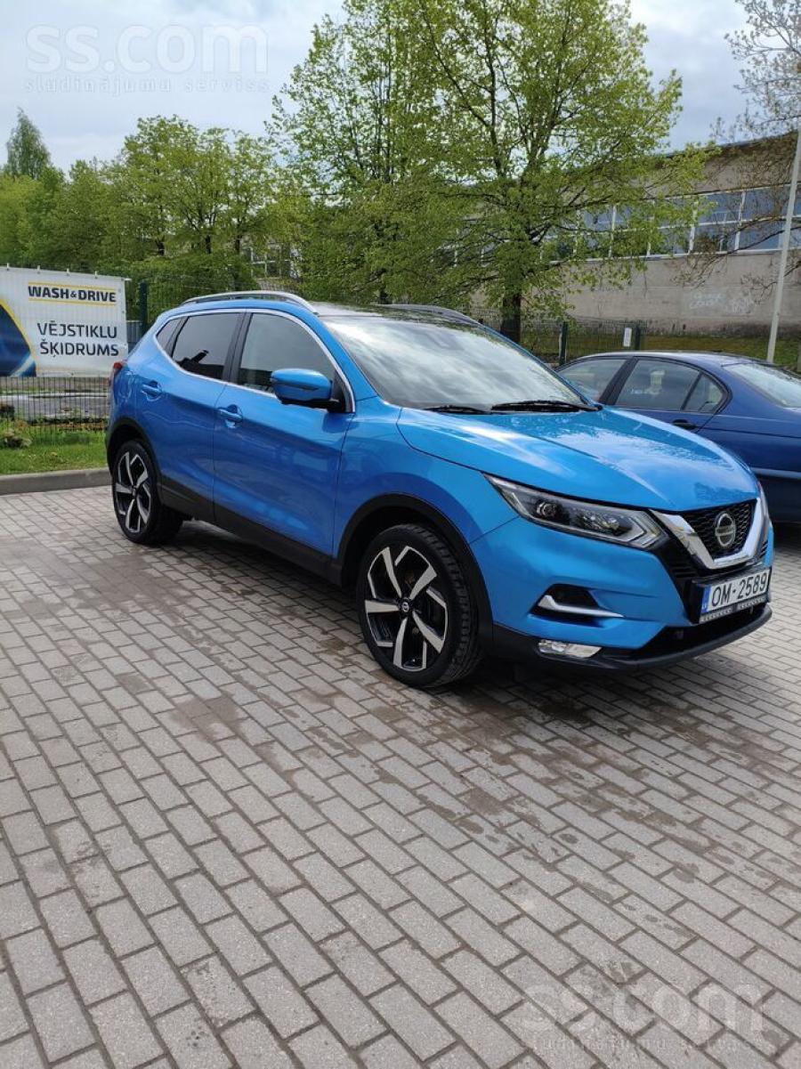 Blue Nissan Qashqai 2018 in Cesis, with an engine capacity of 1.60 L and mileage of 184 thousand km for 12700 €, photo 1 on AUTOMOTO.COM.LV