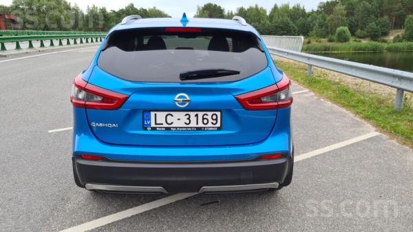 Blue Nissan Qashqai 2018 in Riga, with an engine capacity of 1.20 L and mileage of 141 thousand km for 11300 €, photo 4 on AUTOMOTO.COM.LV