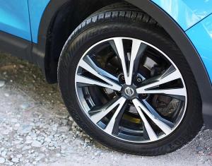 Blue Nissan Qashqai 2018 in Kretinga, with an engine capacity of 1.20 L and mileage of 123 thousand km for 11199 €, photo 5 on AUTOMOTO.COM.LV