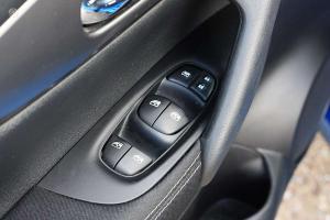 Blue Nissan Qashqai 2018 in Kretinga, with an engine capacity of 1.20 L and mileage of 123 thousand km for 11199 €, photo 20 on AUTOMOTO.COM.LV
