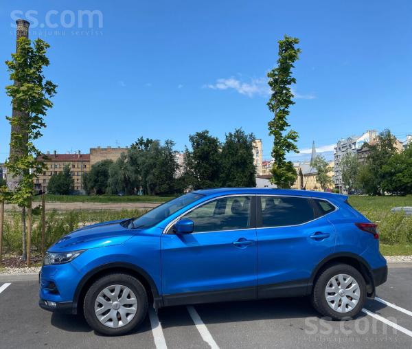 Blue Nissan Qashqai 2018 in Riga, with an engine capacity of 1.50 L and mileage of 127 thousand km for 8500 €, photo 2 on AUTOMOTO.COM.LV