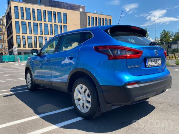 Blue Nissan Qashqai 2018 in Riga, with an engine capacity of 1.50 L and mileage of 127 thousand km for 8500 €, photo 3 on AUTOMOTO.COM.LV