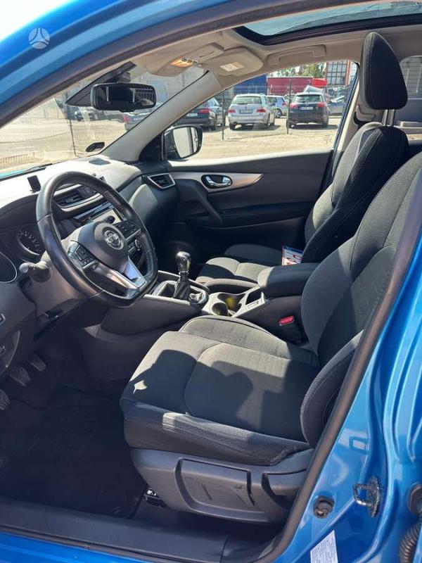 Blue Nissan Qashqai 2018 in Marijampole, with an engine capacity of 1.20 L and mileage of 236 thousand km for 8450 €, photo 7 on AUTOMOTO.COM.LV
