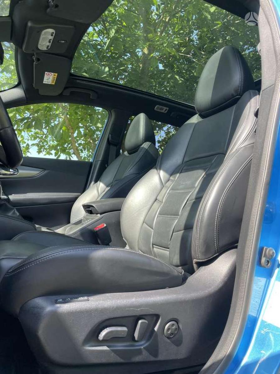 Blue Nissan Qashqai 2018 in Raseiniai, with an engine capacity of 1.60 L and mileage of 159 thousand km for 12400 €, photo 13 on AUTOMOTO.COM.LV