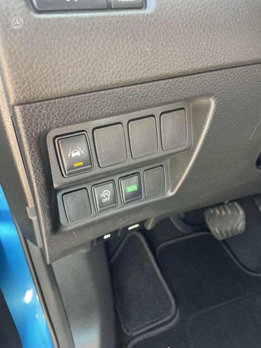Blue Nissan Qashqai 2018 in Raseiniai, with an engine capacity of 1.60 L and mileage of 159 thousand km for 12400 €, photo 23 on AUTOMOTO.COM.LV