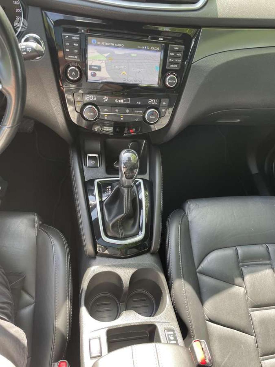 Blue Nissan Qashqai 2018 in Raseiniai, with an engine capacity of 1.60 L and mileage of 159 thousand km for 12400 €, photo 25 on AUTOMOTO.COM.LV