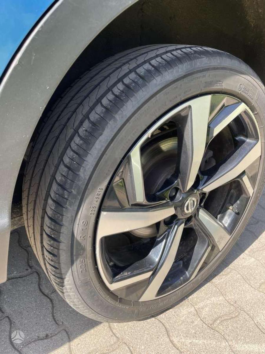 Blue Nissan Qashqai 2018 in Raseiniai, with an engine capacity of 1.60 L and mileage of 159 thousand km for 12400 €, photo 34 on AUTOMOTO.COM.LV