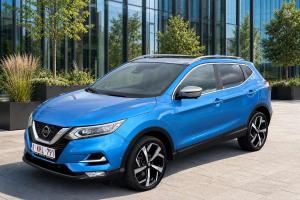 Blue Nissan Qashqai 2018 in Vilnius, with an engine capacity of 1.60 L and mileage of 143 thousand km for 13550 €, photo  on AUTOMOTO.COM.LV