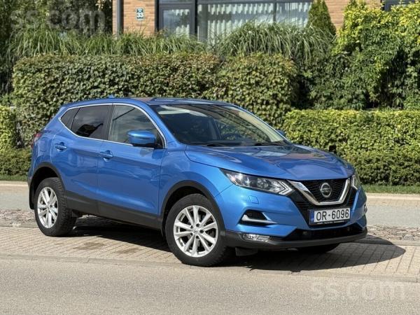 Blue Nissan Qashqai 2018 in Riga, with an engine capacity of 1.20 L and mileage of 131 thousand km for 8950 €, photo 4 on AUTOMOTO.COM.LV
