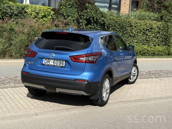 Blue Nissan Qashqai 2018 in Riga, with an engine capacity of 1.20 L and mileage of 131 thousand km for 8950 €, photo 8 on AUTOMOTO.COM.LV