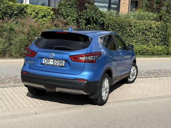 Nissan Qashqai 2018 in Riga on AUTOMOTO.COM.LV Blue Nissan Qashqai 2018 in Riga, with an engine capacity of 1.20 L and mileage of 131 thousand km for 8950 €, photo 8 on AUTOMOTO.COM.LV