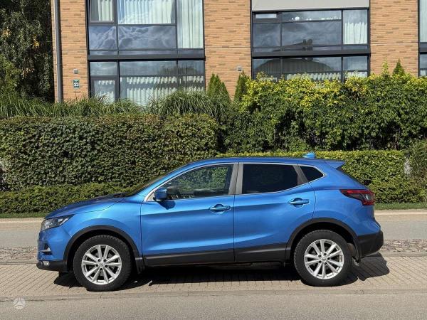 Nissan Qashqai 2018 in Riga on AUTOMOTO.COM.LV Blue Nissan Qashqai 2018 in Riga, with an engine capacity of 1.20 L and mileage of 131 thousand km for 8950 €, photo 10 on AUTOMOTO.COM.LV