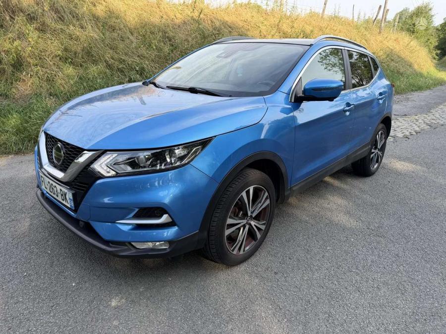 Blue Nissan Qashqai 2019 in Taurage, with an engine capacity of 1.46 L and mileage of 130 thousand km for 12900 €, photo 1 on AUTOMOTO.COM.LV
